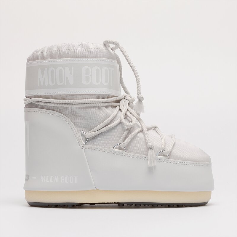 Улична мода 2024 Moon Boot | Sizeer