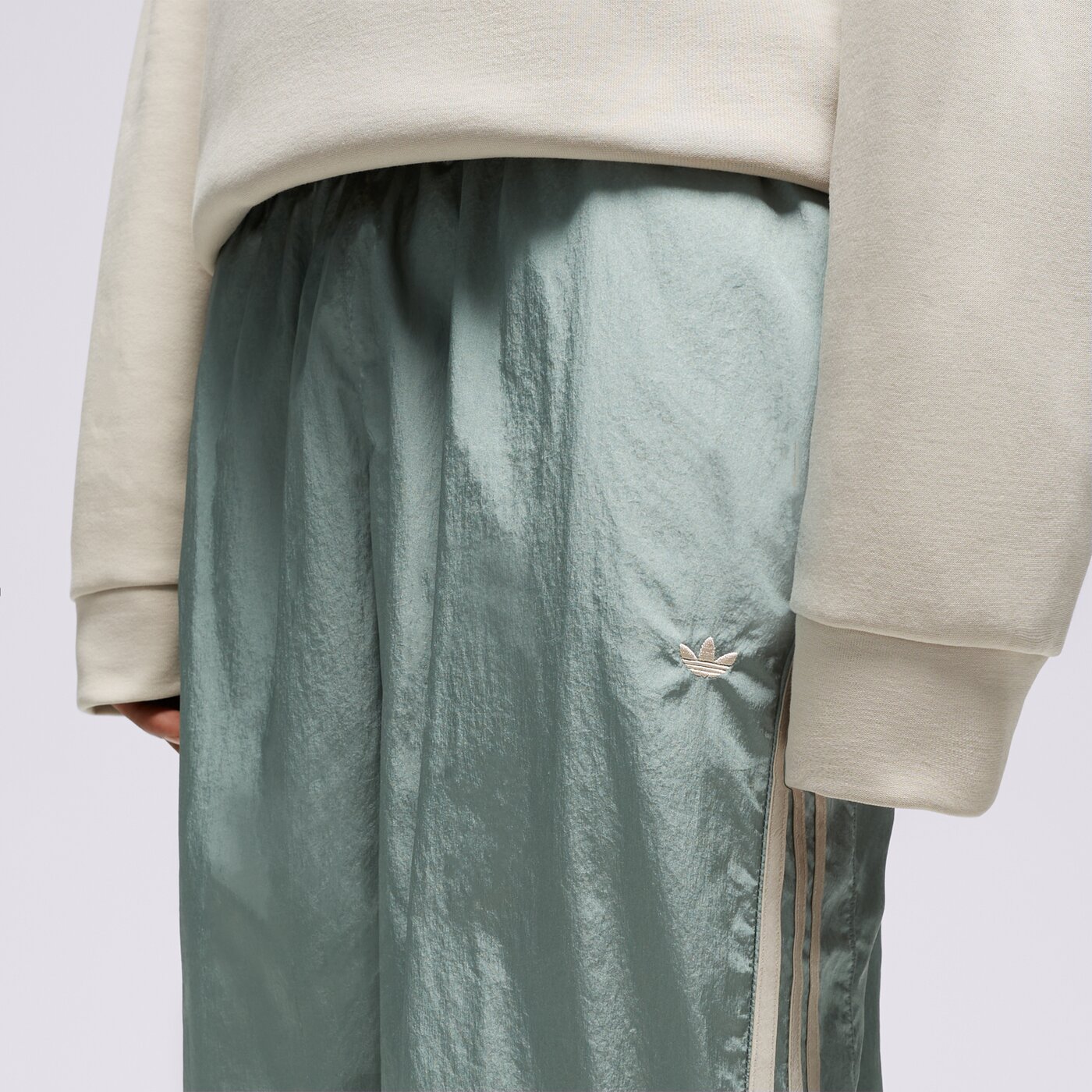 ADIDAS ПАНТАЛОНИ IK8559 Мъжки Цвят зелен Модни Панталони Дрехи adidas в ...