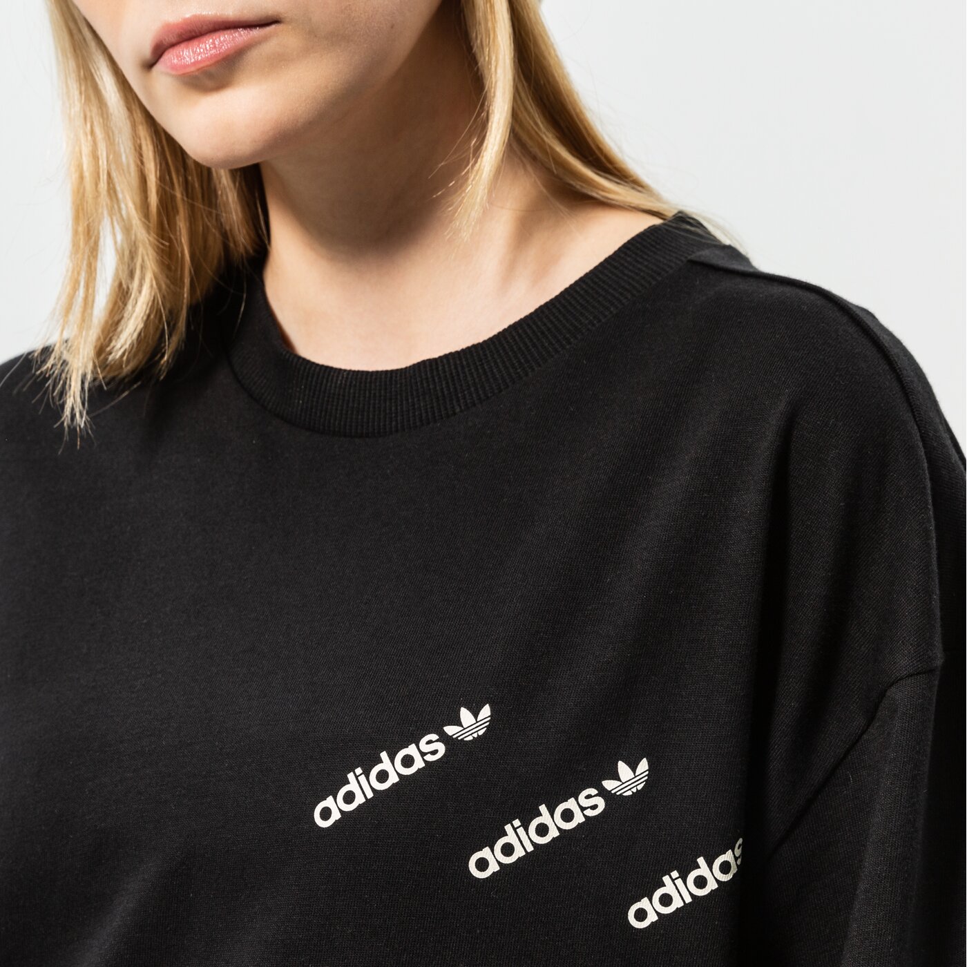 Adidas ТЕНИСКА Tee Hm4879 Дамски Цвят черен Модни Тениски Дрехи Adidas