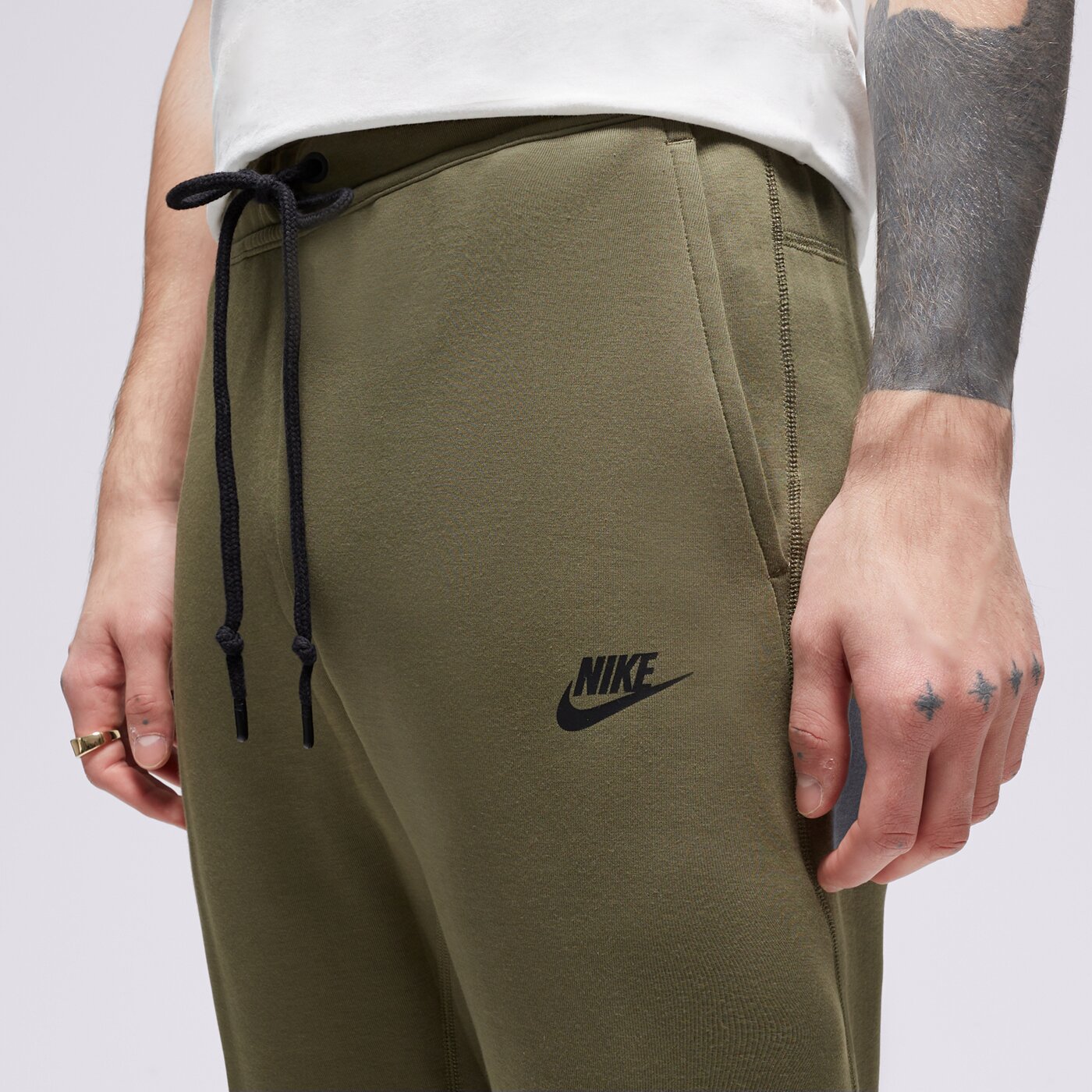 NIKE ПАНТАЛОНИ M NK TCH FLC JGGR FB8002-222 Мъжки Цвят khaki Модни ...