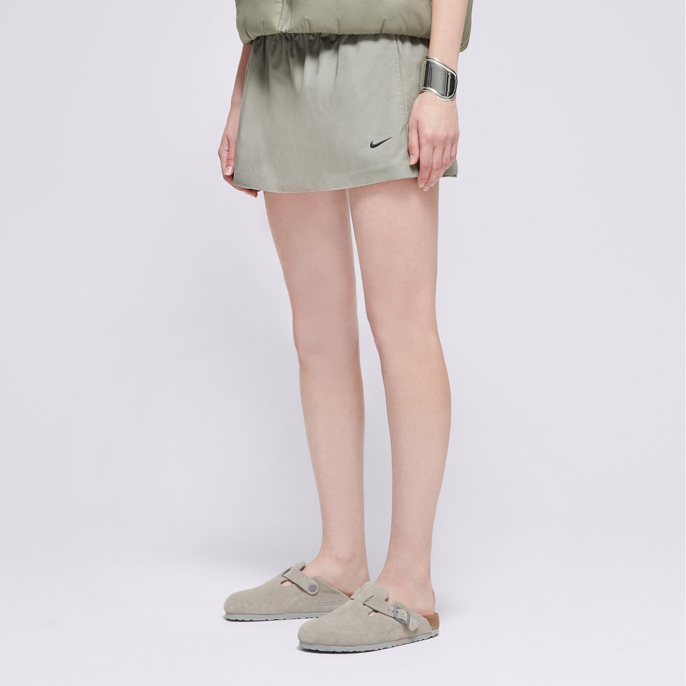 NIKE ПОЛА W NSW ESSTL WVN MR CGO MDI SKT FV7503-320 Дамски Цвят khaki Модни Рокли и поли Дрехи ...
