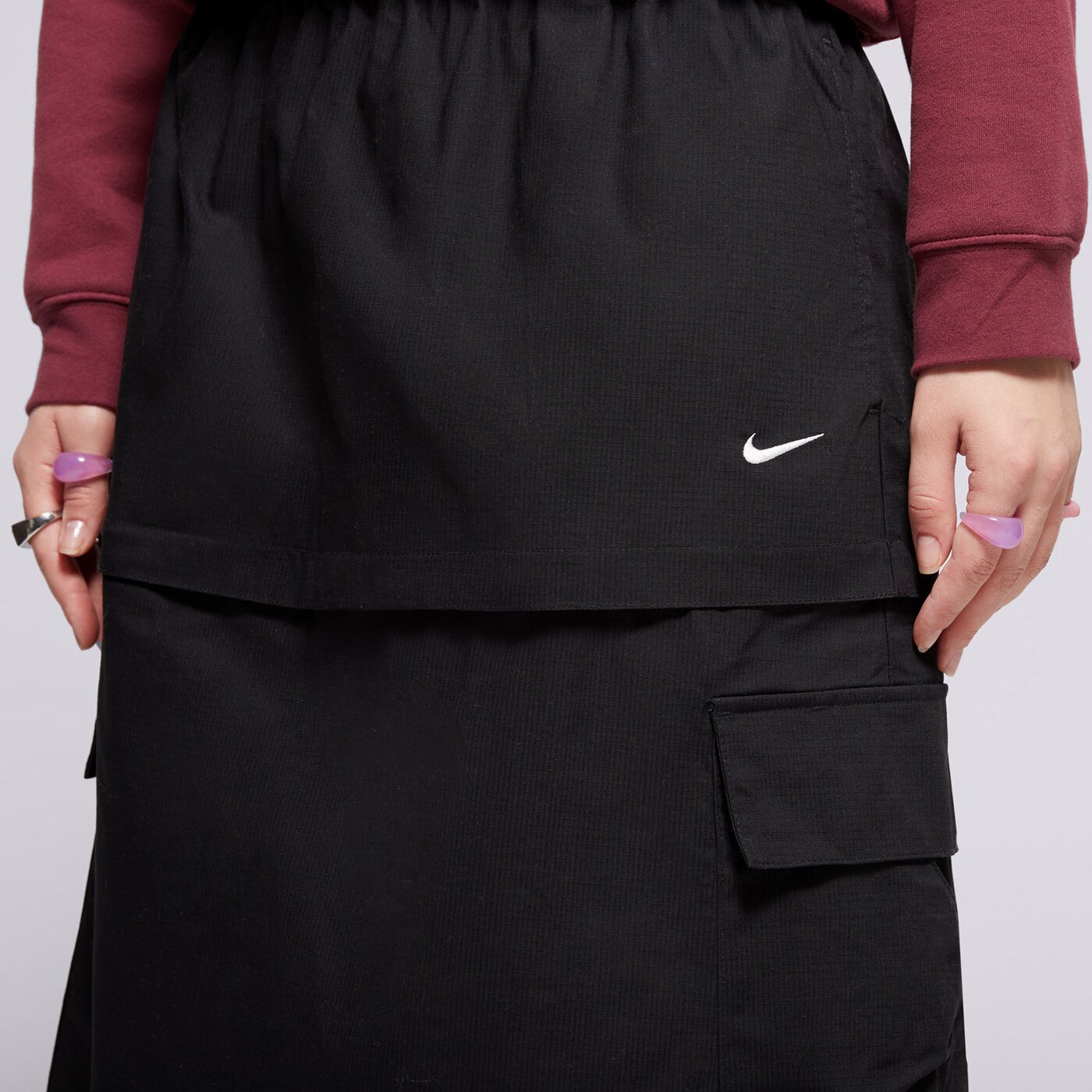 NIKE ПОЛА W NSW ESSTL WVN MR CGO MDI SKT FV7503-010 Дамски Цвят черен Модни Рокли и поли Дрехи ...