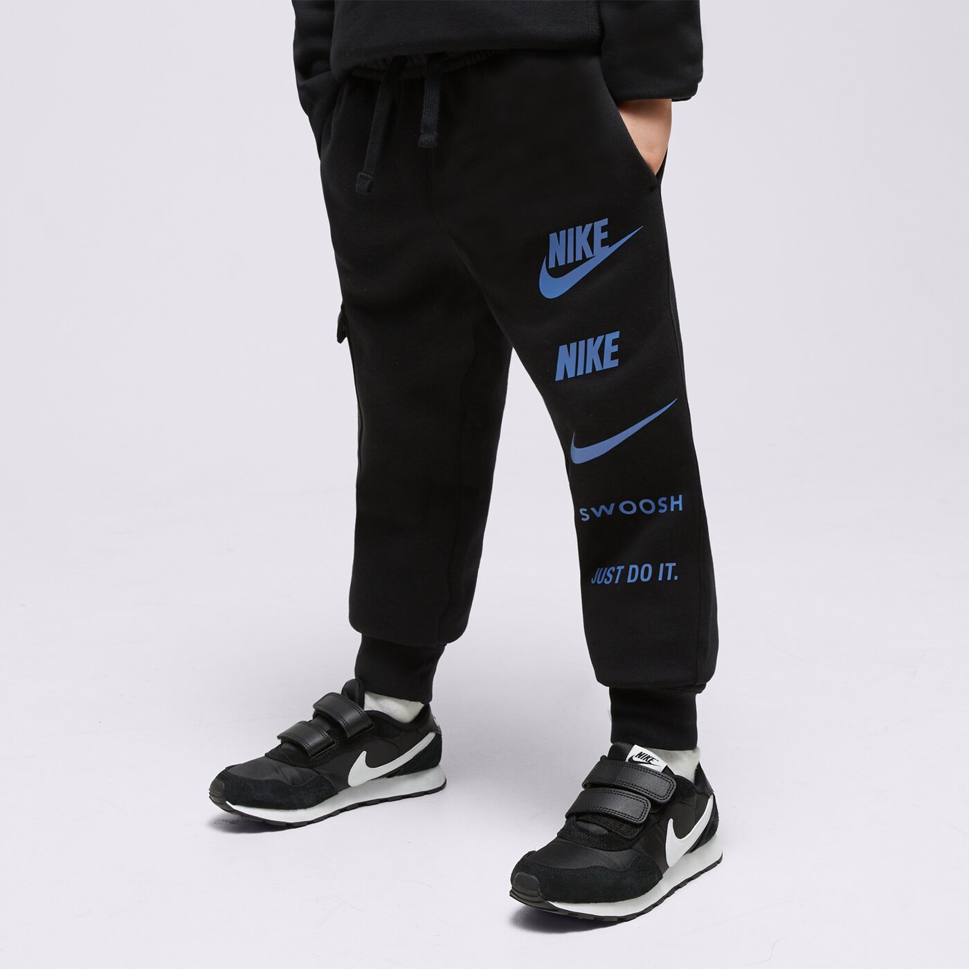 Nike ПАНТАЛОНИ B Nsw Si Flc Cargo Pant Bb Fn7712 010 Детски Цвят черен