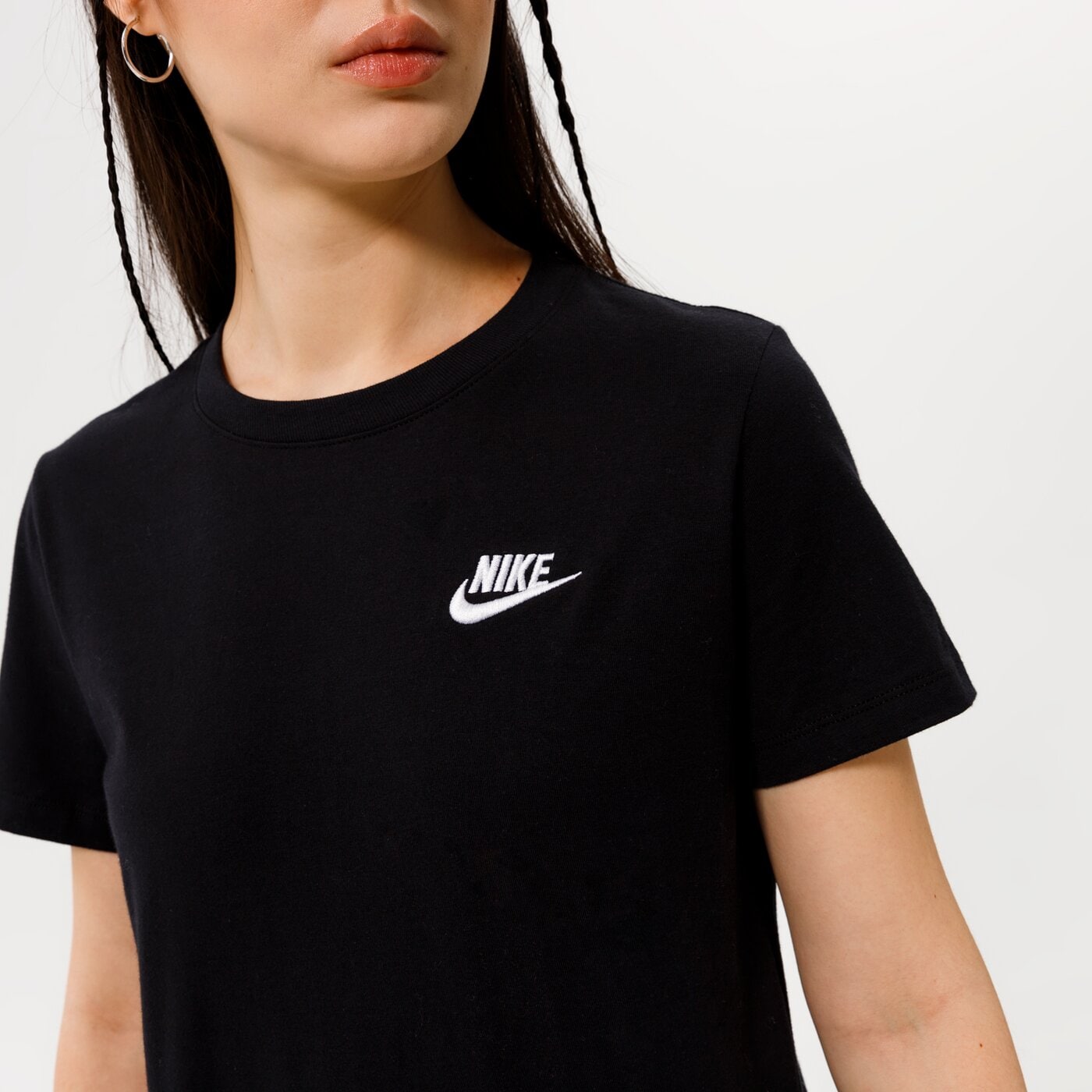 NIKE ТЕНИСКА ESSENTIAL SHORT SLEEVE DN2393-010 Дамски Цвят черен Модни ...