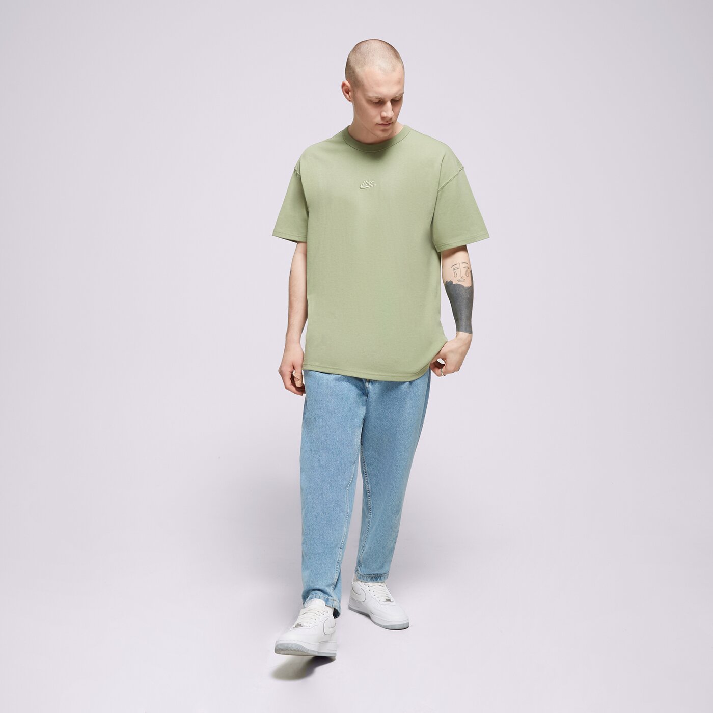 NIKE ТЕНИСКА M NSW PREM ESSNTL SUST TEE DO7392-386 Мъжки Цвят зелен Модни Тениски Дрехи Nike в ...