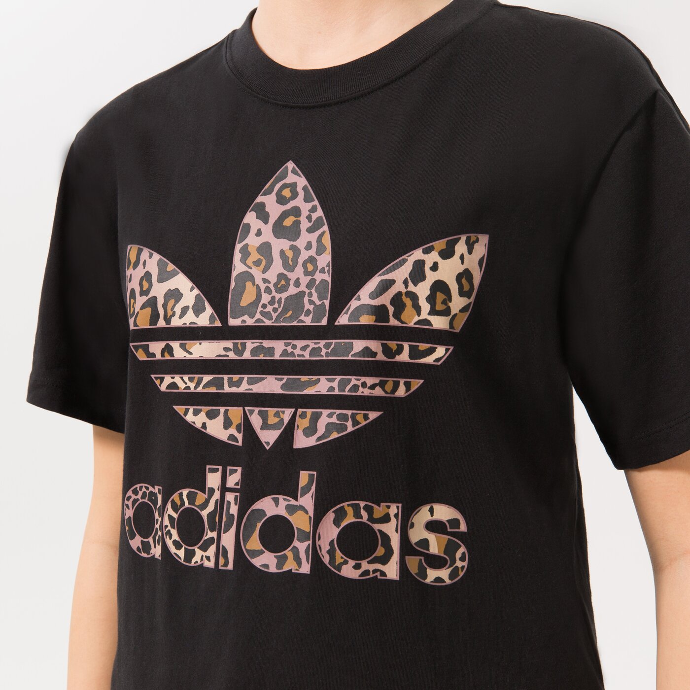 Adidas ТЕНИСКА Logo Hk5187 Дамски Цвят черен Модни Тениски Дрехи Adidas