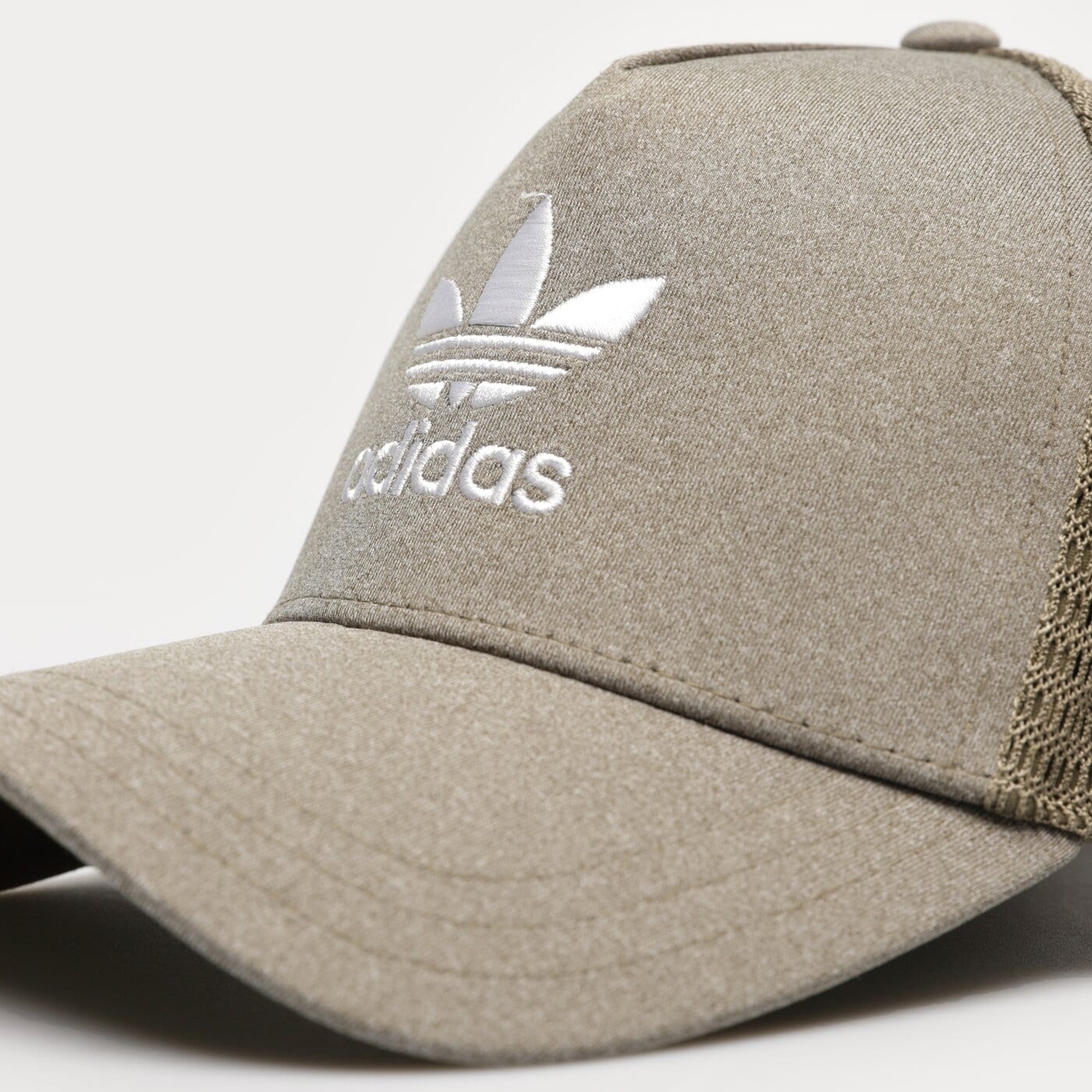 ADIDAS ШАПКА CURVED TRUCKER IC0021 Мъжки Цвят зелен Модни Шапки с ...