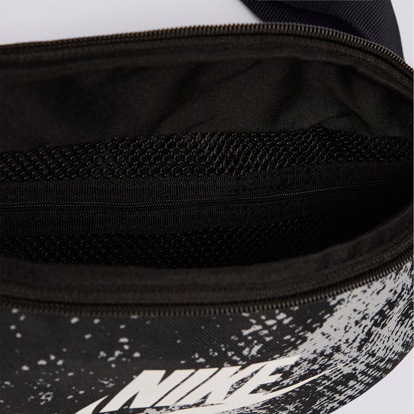 NIKE ЧАНТАHRITG WSTPCK-RORSCHACH FN0890-100 Дамски Цвят черен Модни ...