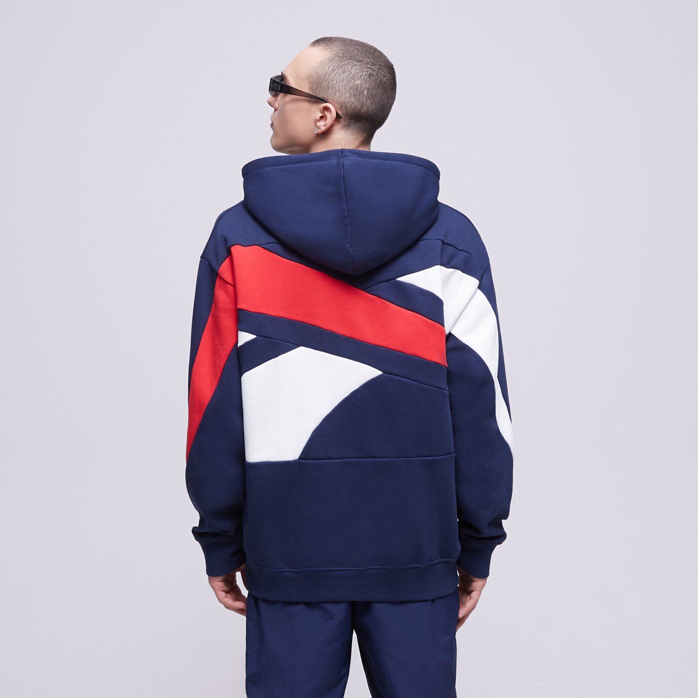 REEBOK СУИТЧЪР С КАЧУЛКА CL BV HOODIE HS7159 Мъжки Цвят тъмносин Модни ...