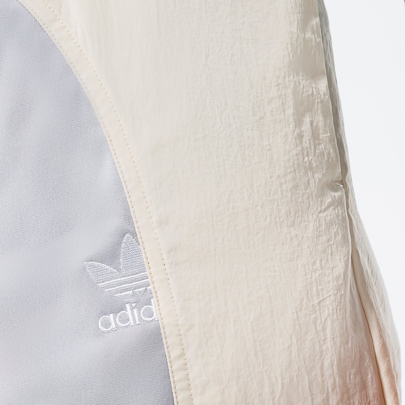 ADIDAS ПАНТАЛОНИ PANTS HC7046 Дамски Цвят сив Модни Панталони Дрехи ...