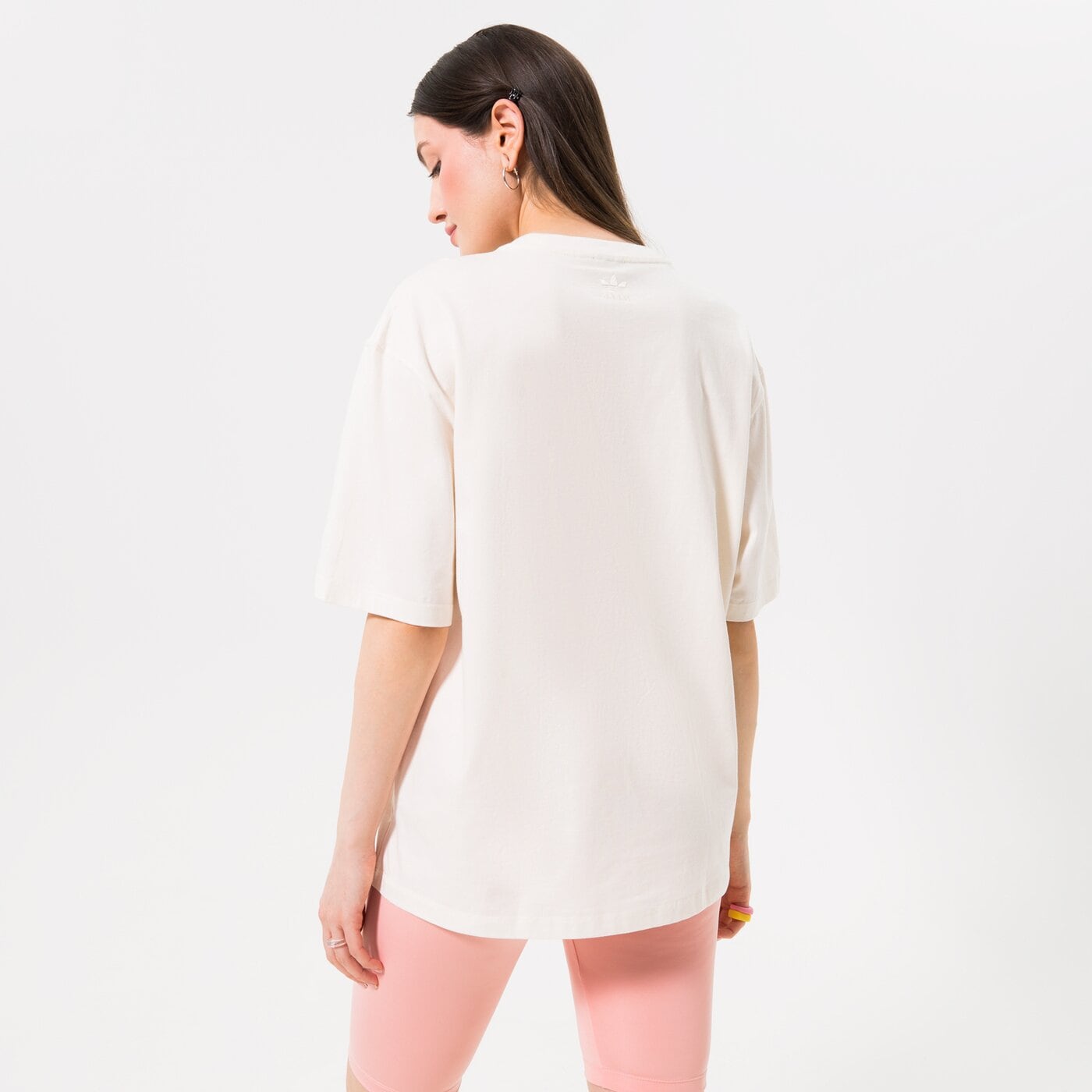 Adidas ТЕНИСКА Tee Gp3497 Дамски Цвят бежов Модни Тениски Дрехи Adidas