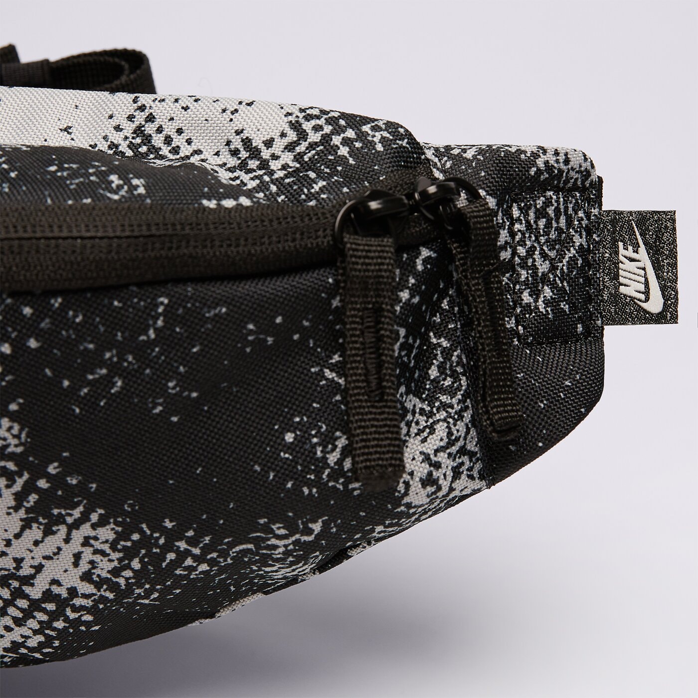 NIKE ЧАНТАHRITG WSTPCK-RORSCHACH FN0890-100 Дамски Цвят черен Модни ...