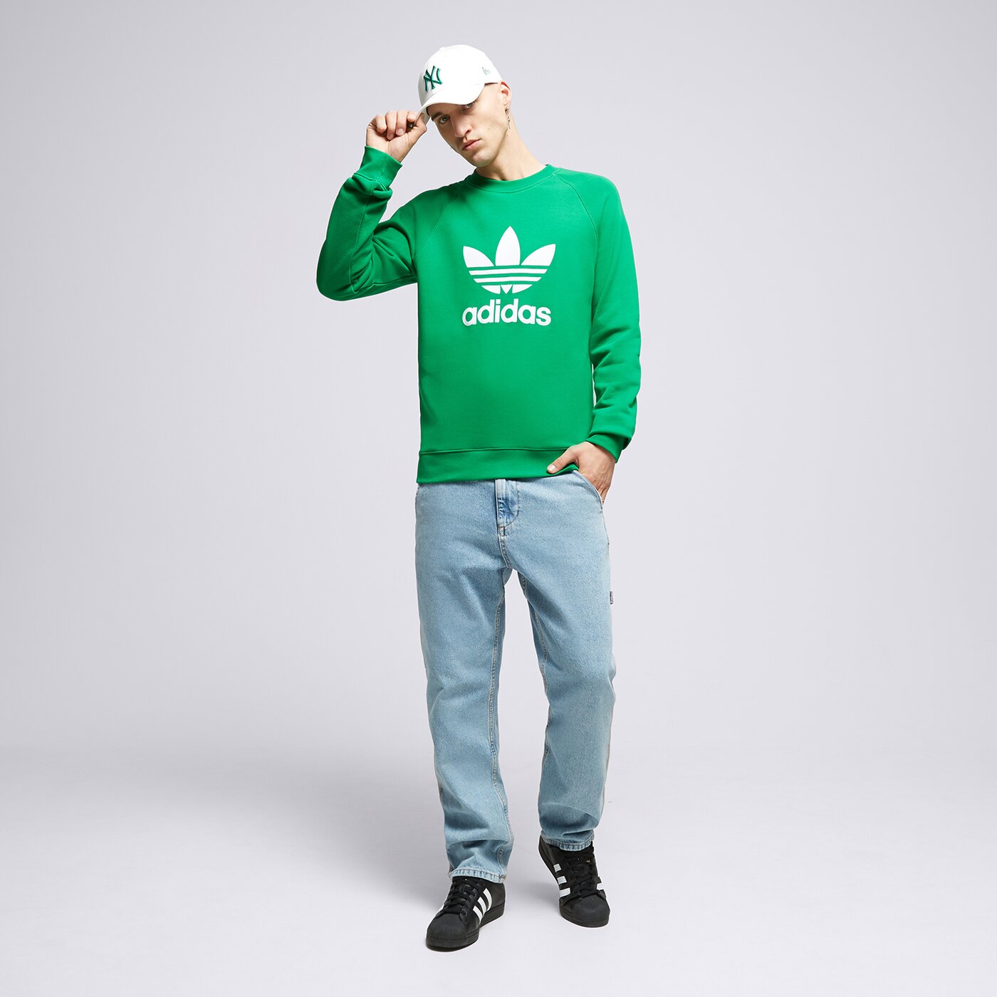 ADIDAS СУИТЧЪР TREFOIL CREW IM4503 Мъжки Цвят зелен Модни Суичъри Дрехи ...