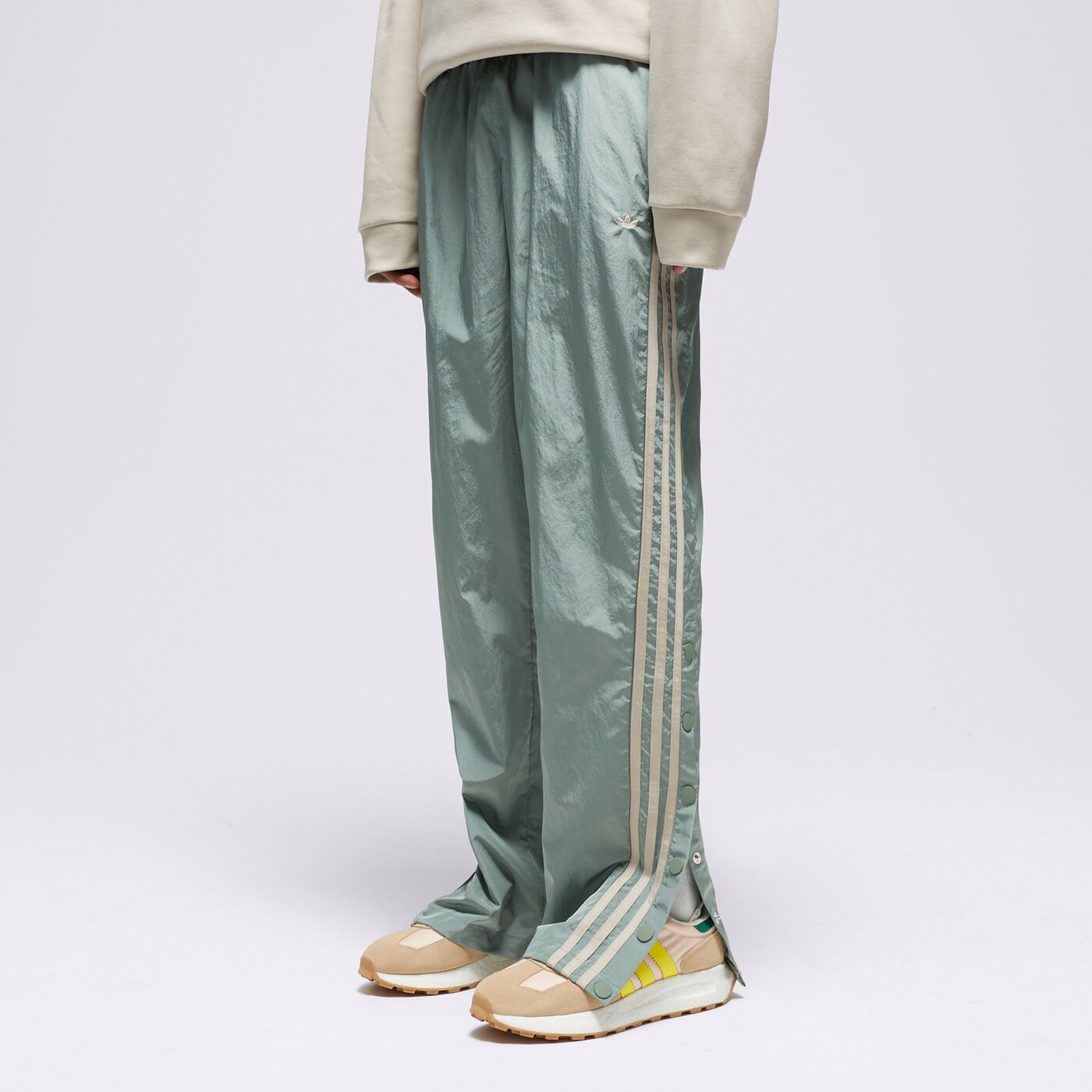 ADIDAS ПАНТАЛОНИ IK8559 Мъжки Цвят зелен Модни Панталони Дрехи adidas в ...