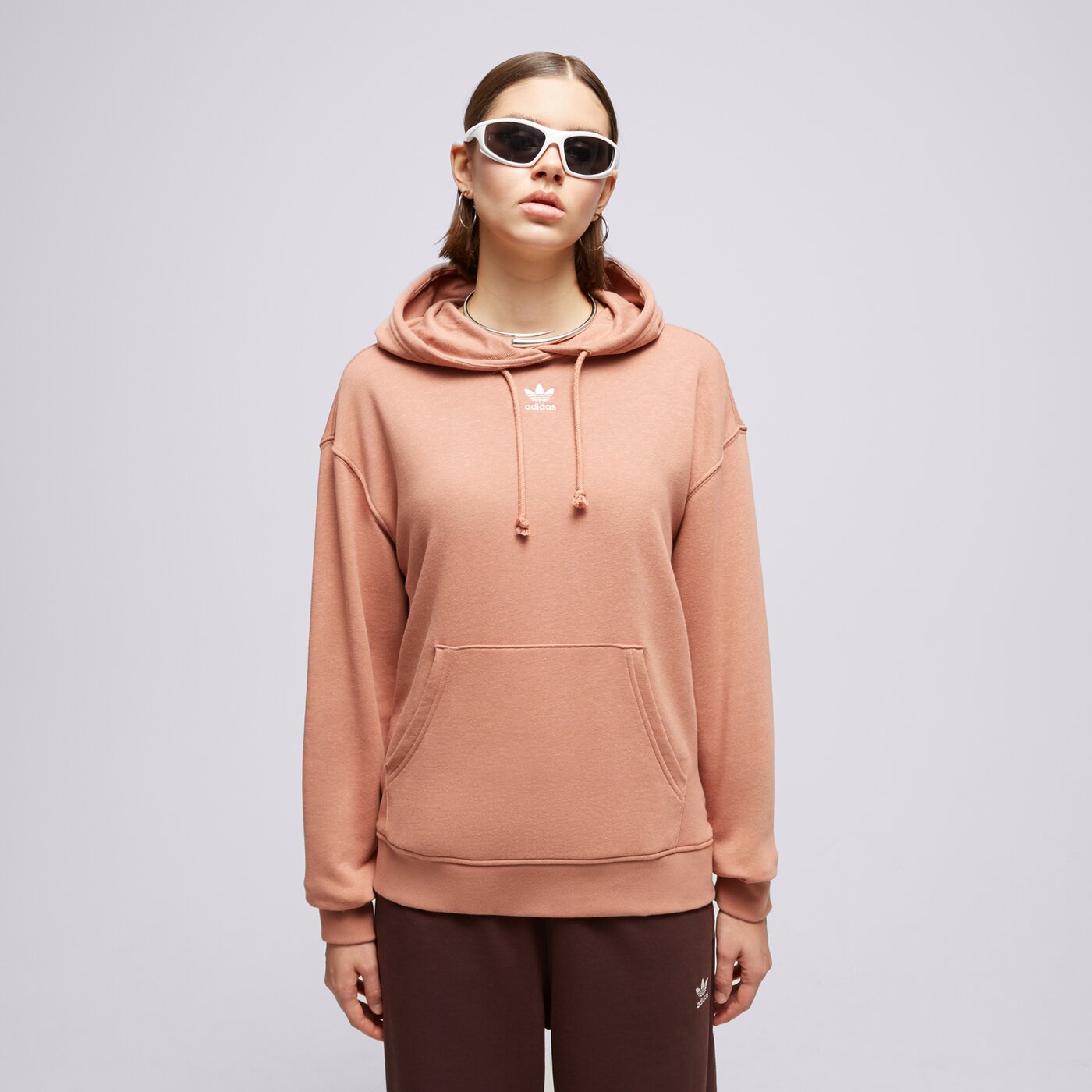 ADIDAS СУИТЧЪР С КАЧУЛКА ESS+ HOODIE IC1810 Дамски Цвят розов Модни ...