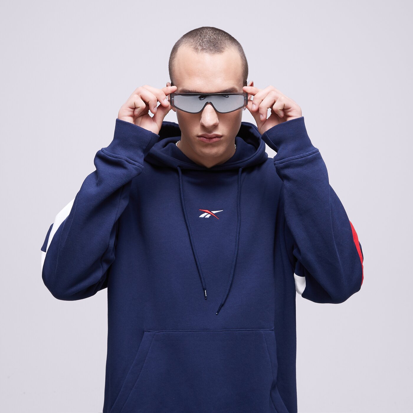 REEBOK СУИТЧЪР С КАЧУЛКА CL BV HOODIE HS7159 Мъжки Цвят тъмносин Модни ...