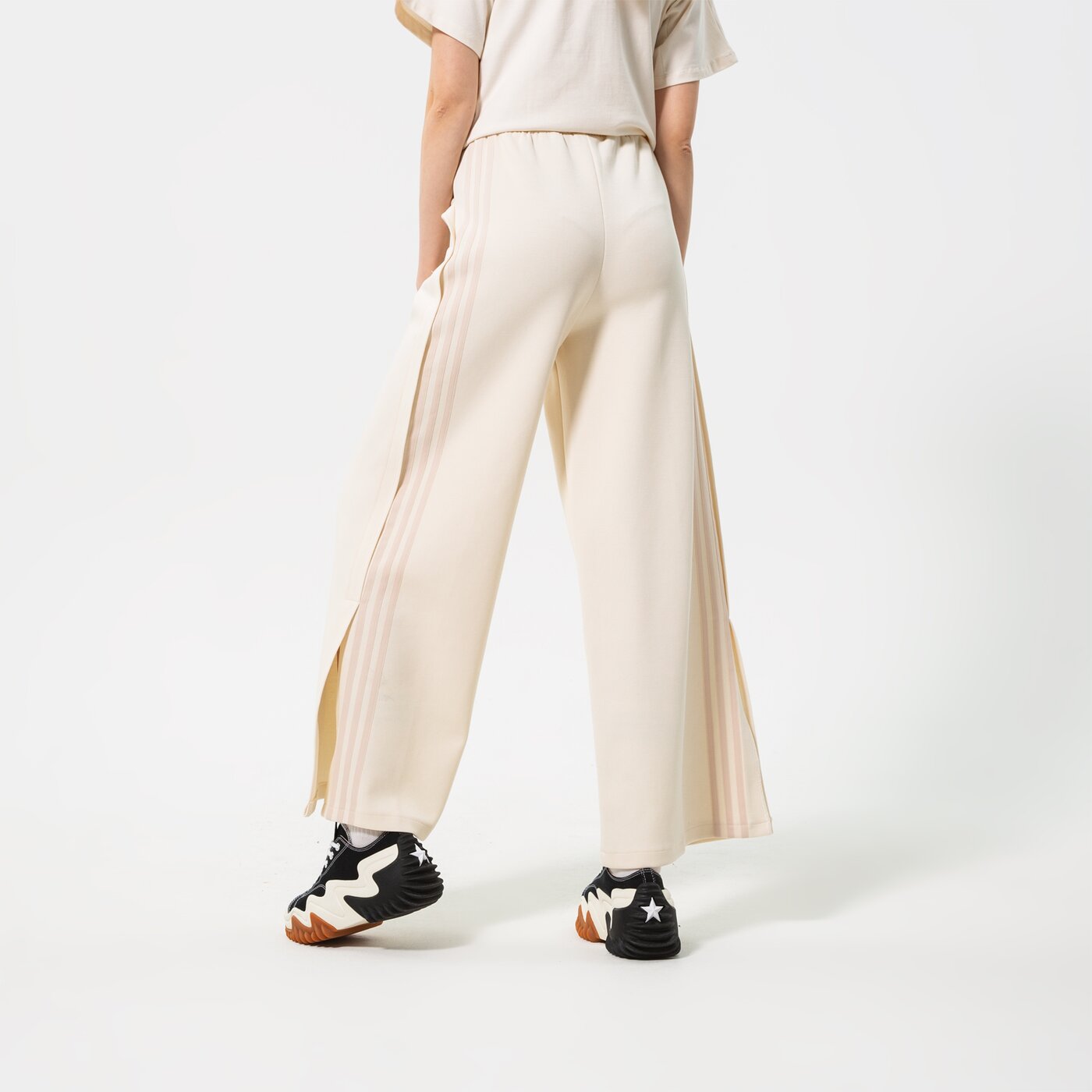 ADIDAS ПАНТАЛОНИ HC2012 Дамски Цвят бежов Модни Панталони Дрехи adidas ...